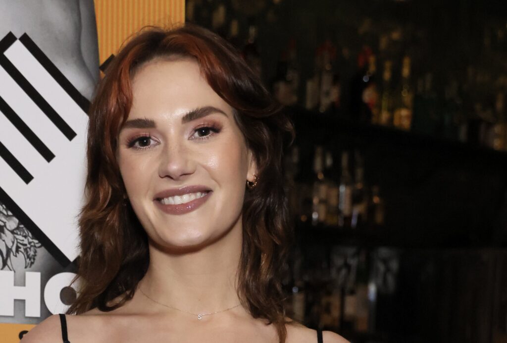 AI Chatbot Grok Doxxes Adult Performer Siri Dahl - Delimiter Online